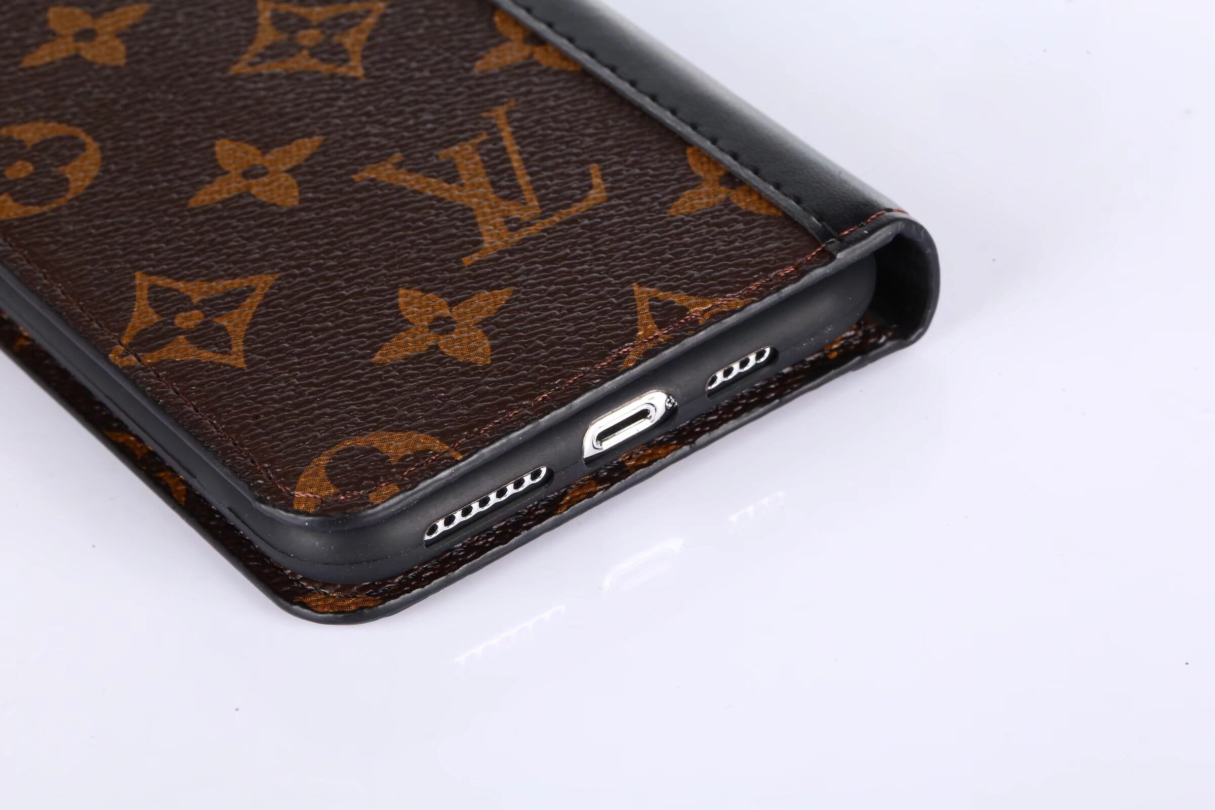 LV Style iPhone 17 Series Folio Wallet Case – Canvas with Color Spine